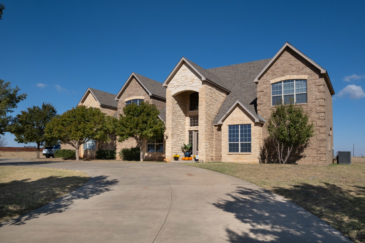 13300 Vista Dr. Amarillo, TX 79124 - Triangle Realty