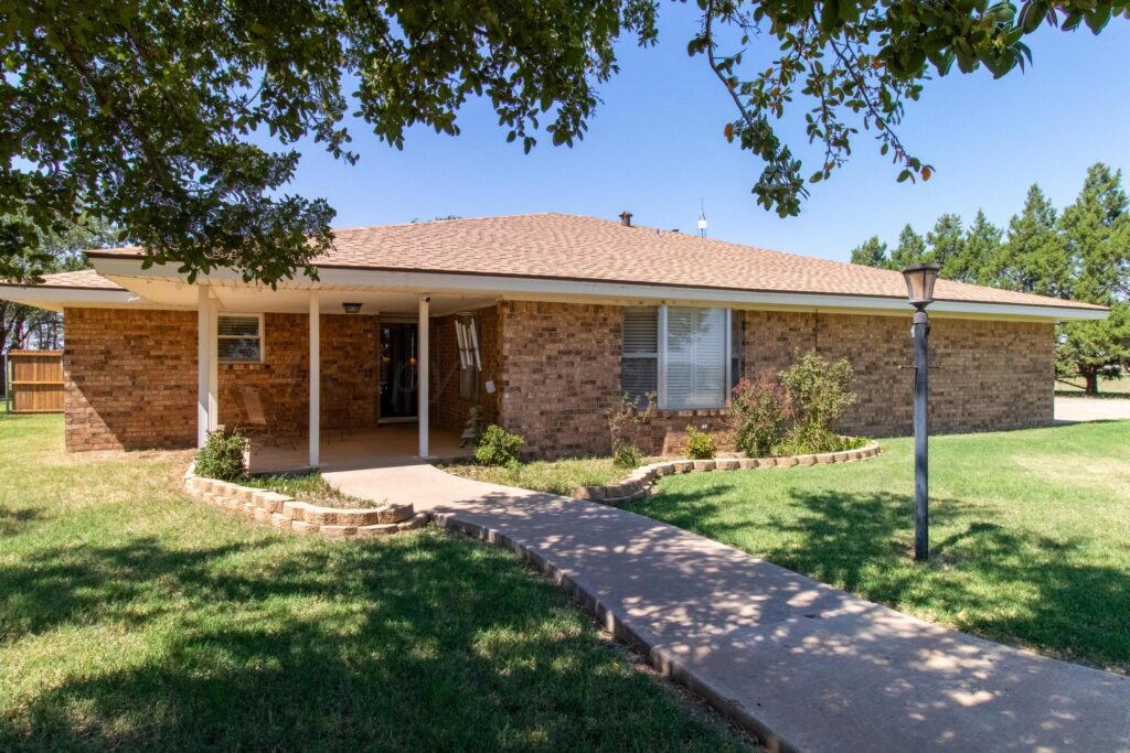 310 U.S. Highway 385, Springlake, TX 79082 - Triangle Realty